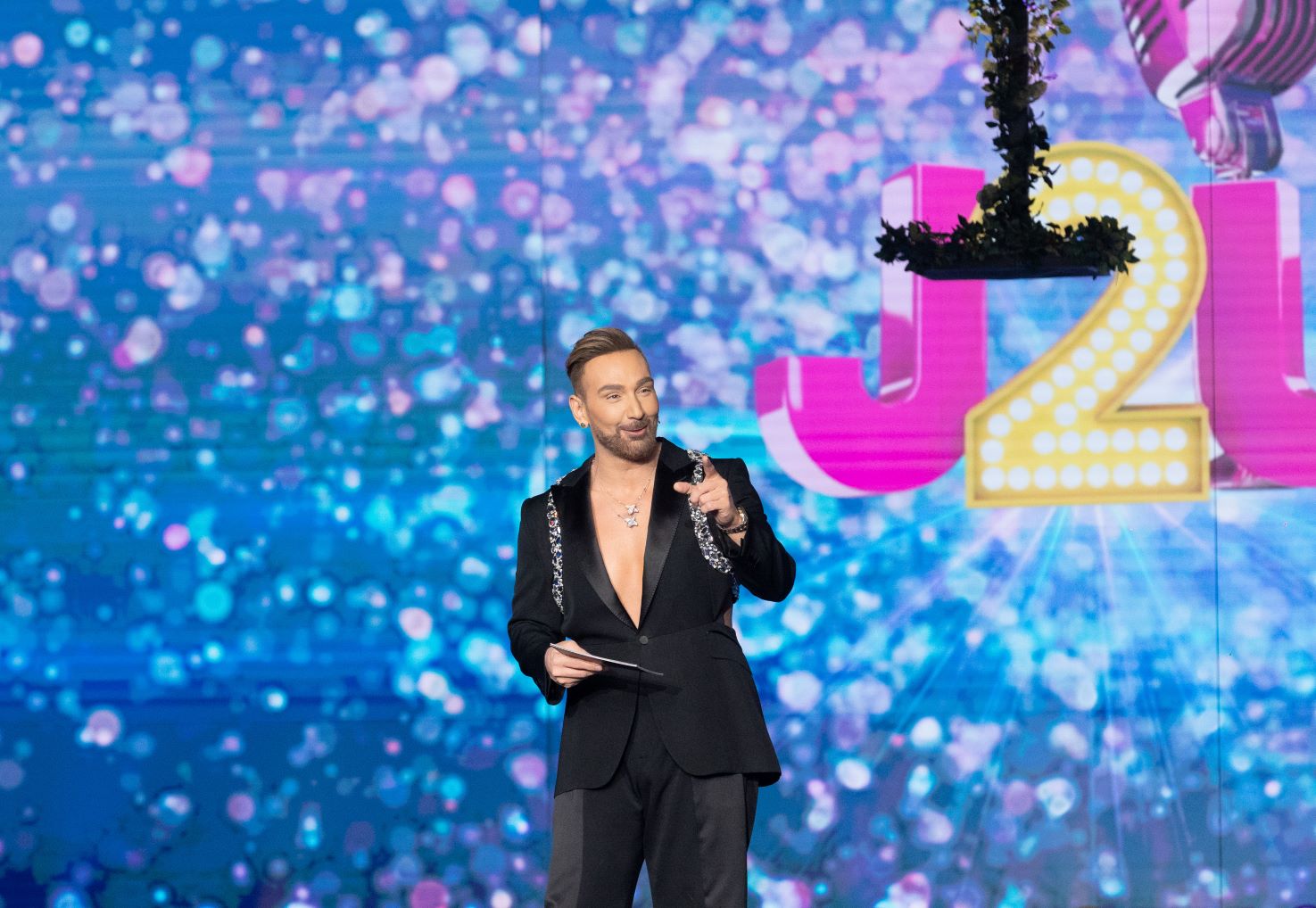 J2US - Πρωτιά στην prime time το 13ο live με τον Νίκο Κοκλώνη στον ALPHA με πρόταση γάμου και ...