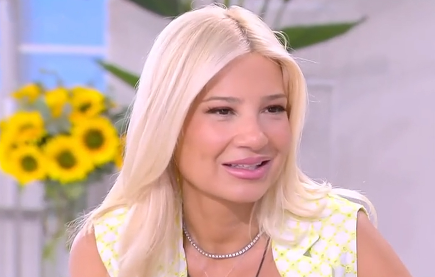 Σοκ στο Πρωινό με την Φαίη Σκορδά – Ξαφνικά γυμνή στον “αέρα”… - NassosBlog - Celebrity News ...