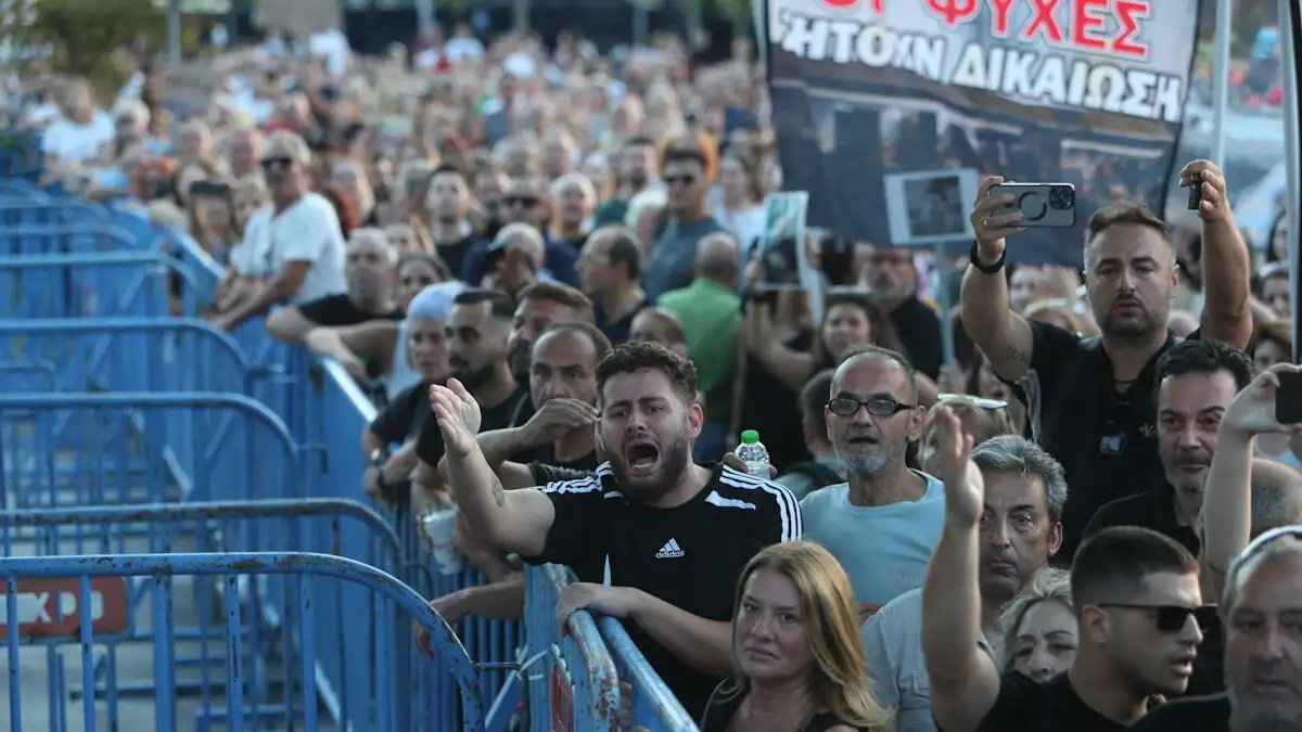 Ένταση στην συγκέντρωση για τα Τέμπη στην Θεσσαλονίκη – «Δεν θέλουμε ...