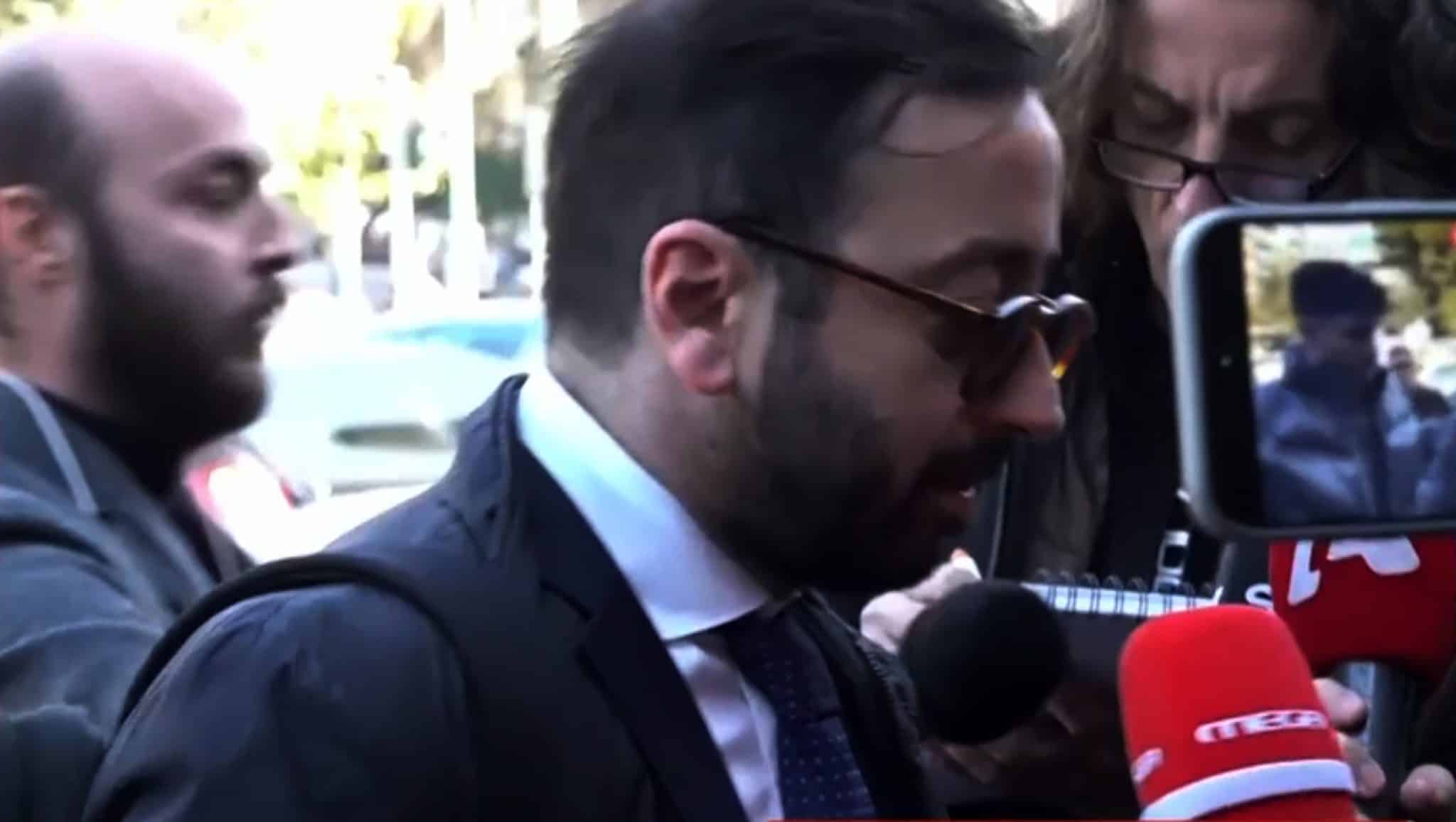 Στα δικαστήρια της Ευελπίδων ο νεαρός καλλιτέχνης που μηνύει ΤΩΡΑ τον ...